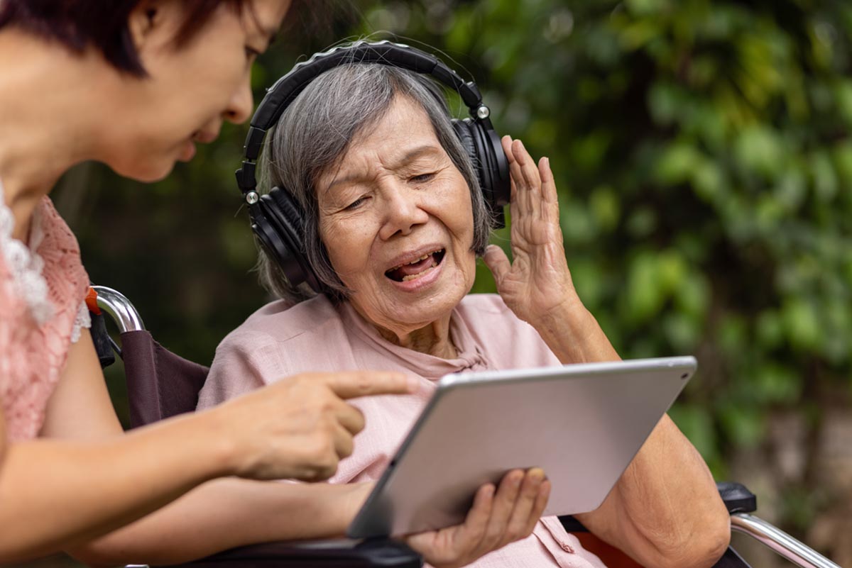 Sensory Activities For Dementia Patients Memory Care TX sensory-activities-for-dementia-patients-memory-care-tx